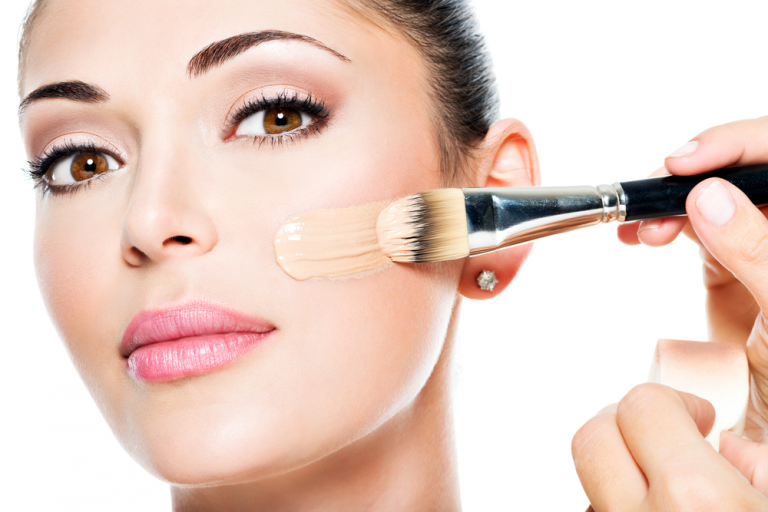 How to Apply Foundation: 5 Best Foundation Tips