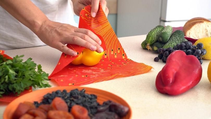 Making Your Own Beeswax Cloth: It's That Easy! | Women's Alphabet