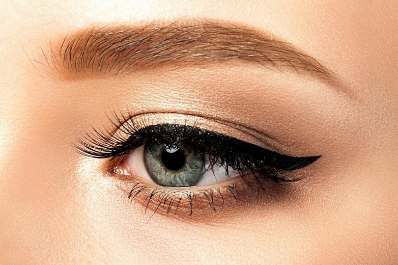 Perfect Eyeliner | With This Professional Trick It Works | Women's Alphabet